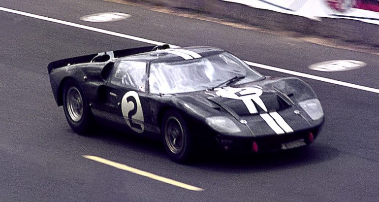 Roy Lunn (1925-2017)