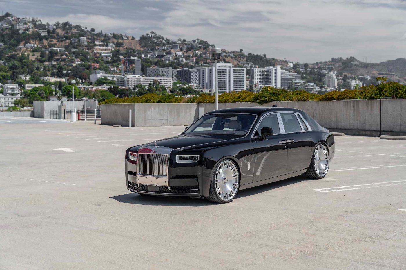 Collecting Cars Offers 2012 Lexus LFA and 2020 Rolls-Royce Phantom