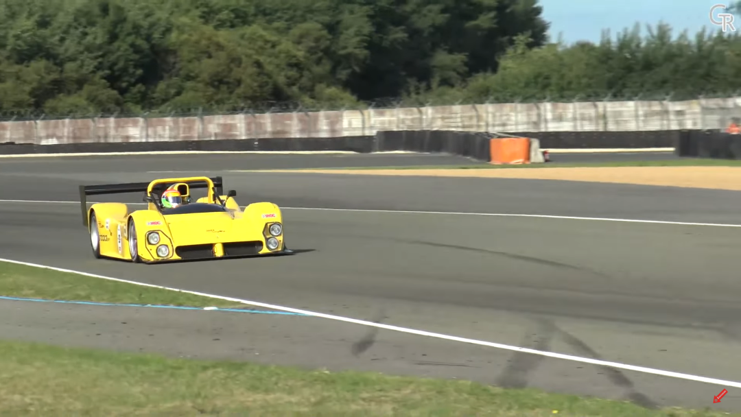 Enjoy The Raw V12 Sound From A Ferrari 333 SP