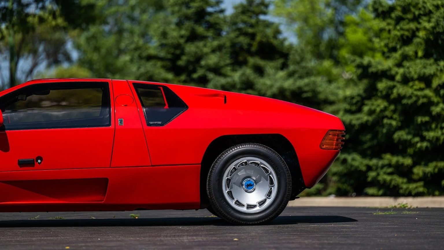 Rarely Seen Isdera Imperator 108i Heads To Auction