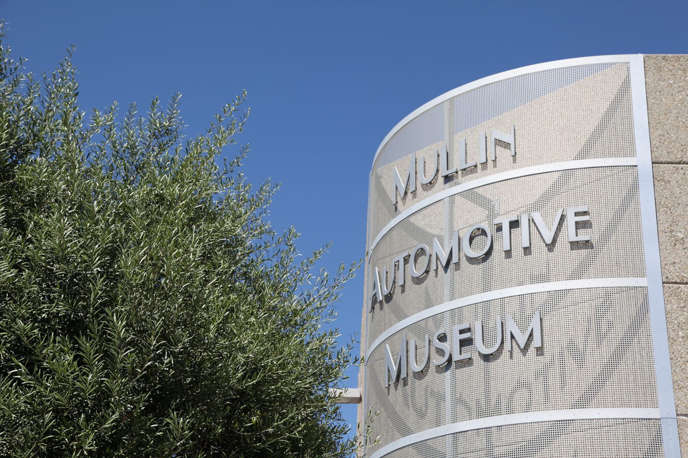 Peter and Merle Mullin receive the Lifetime Achievement Award