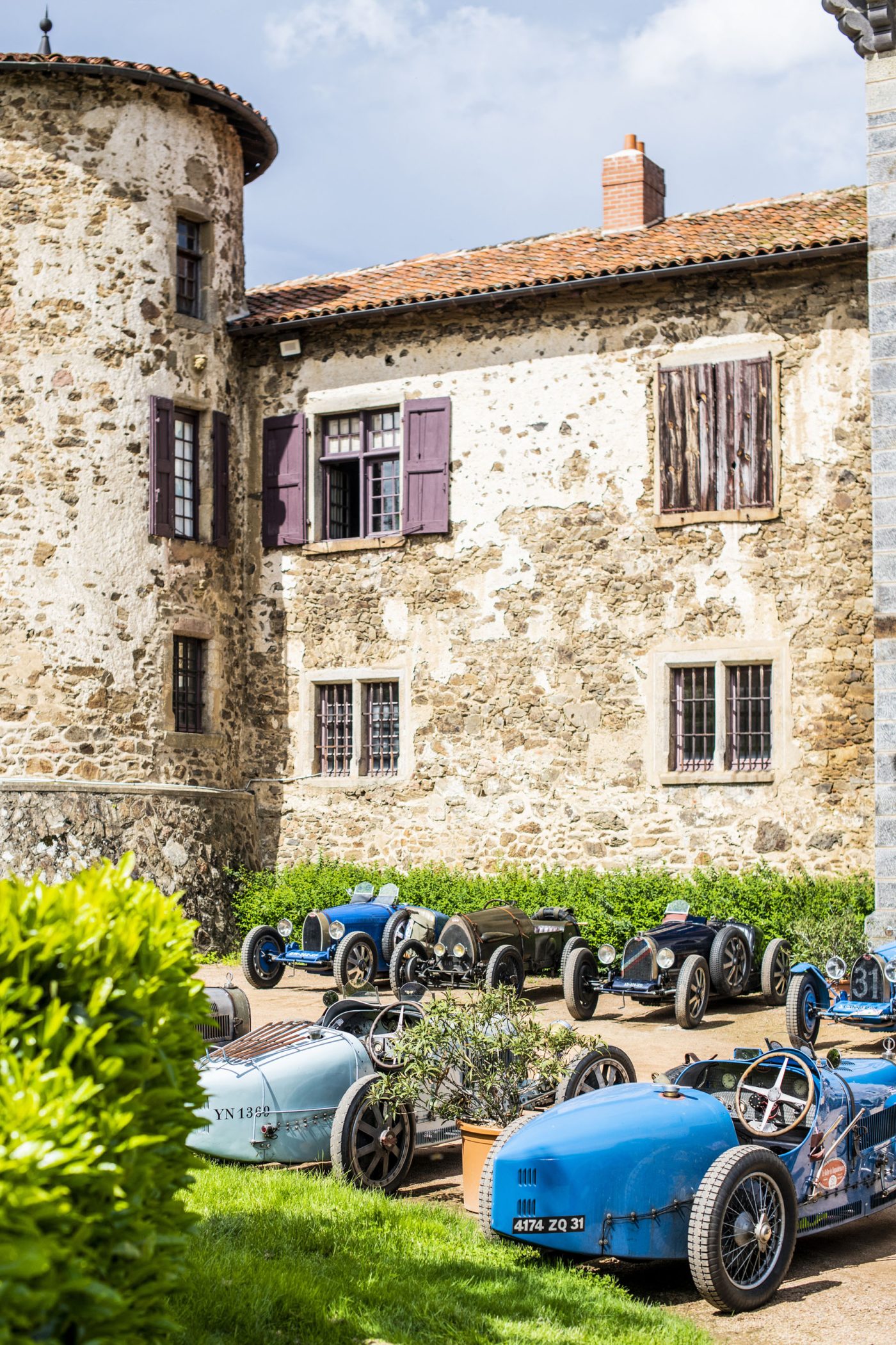 Bugatti enthusiasts embark on epic journey