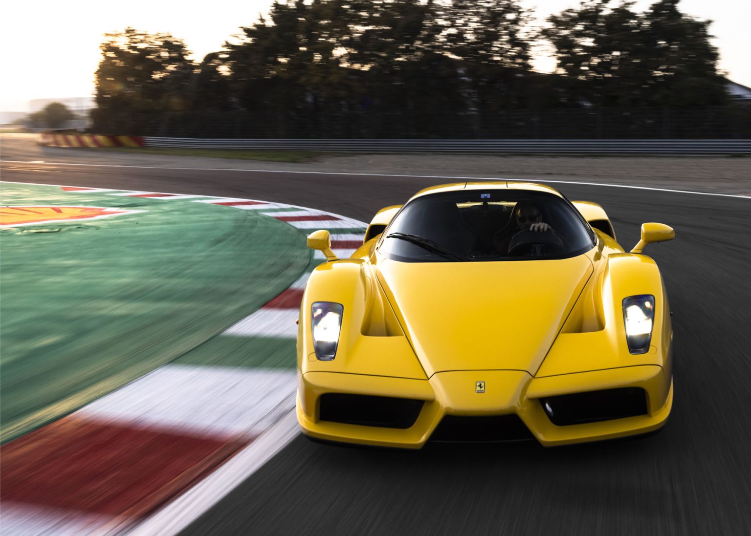 New Pirelli tires for Ferrari Supercars